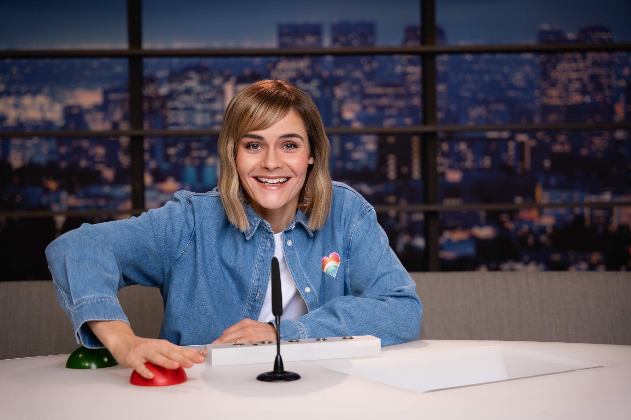 Die Lach-Revolution: Spin-Off „LOL Next“ mit Hazel Brugger für Prime ...