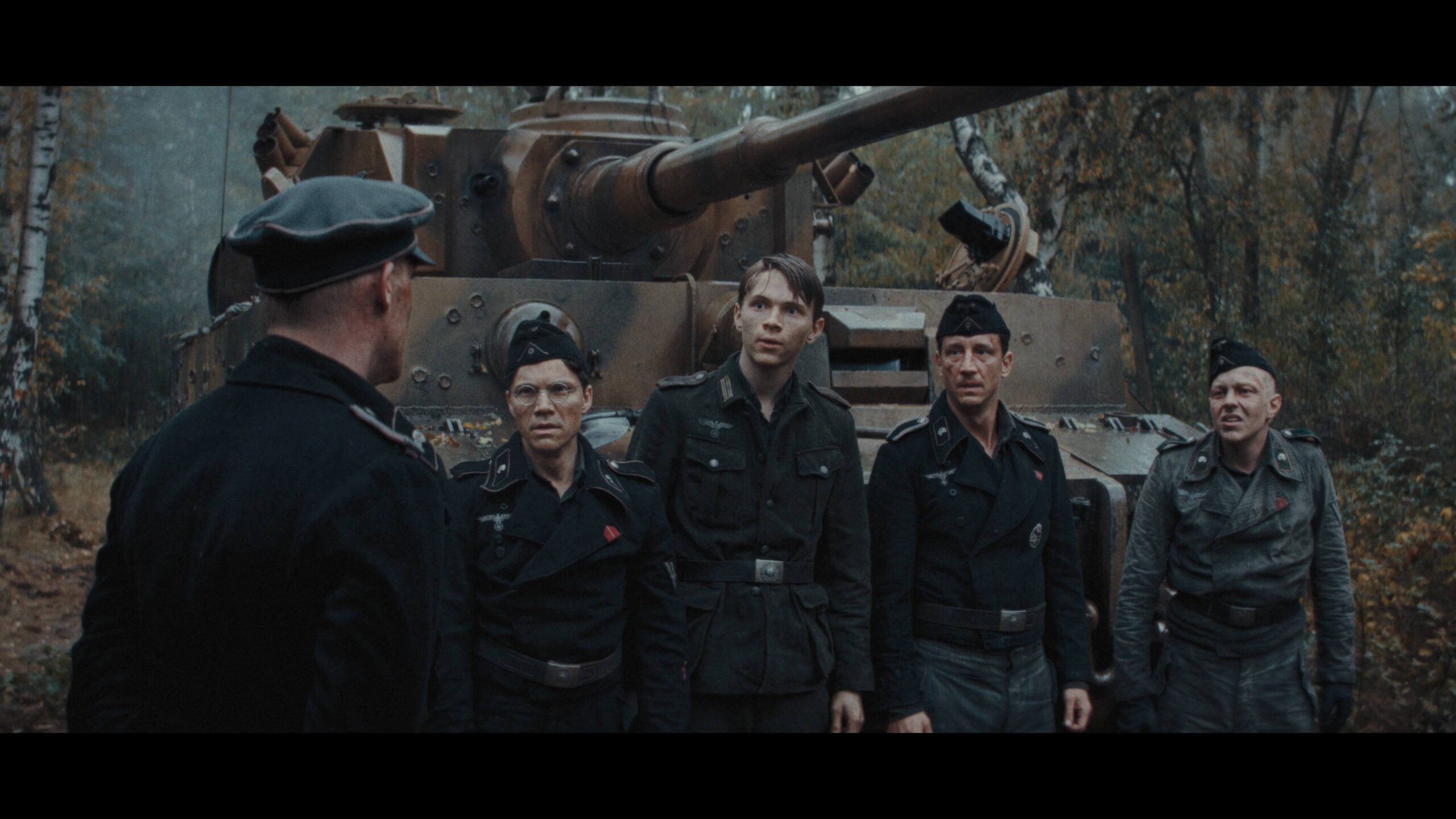 'Der Tiger' Filmkritik: Mehr als nur ein Kriegsfilm – Dennis Gansels ...