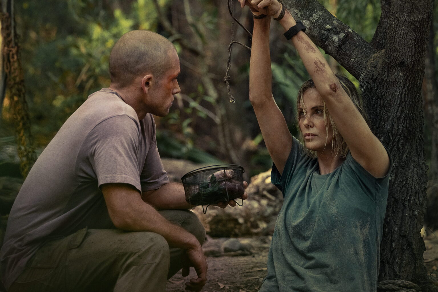 'Apex: Kampf ums Überleben' Filmkritik: Theron vs. Egerton im ...